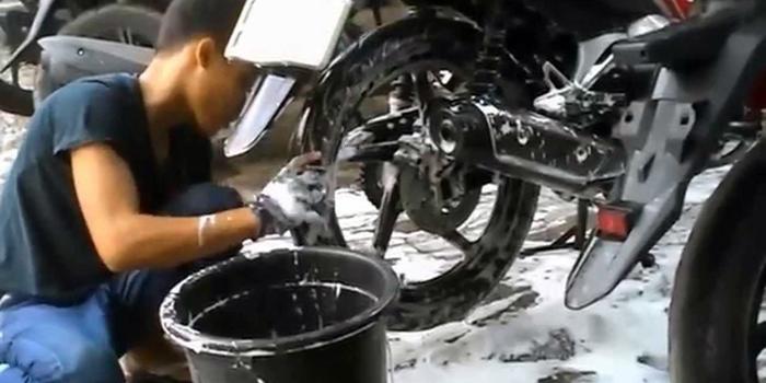 Hal-Hal Yang Harus Diperhatikan Ketika Mencuci Motor